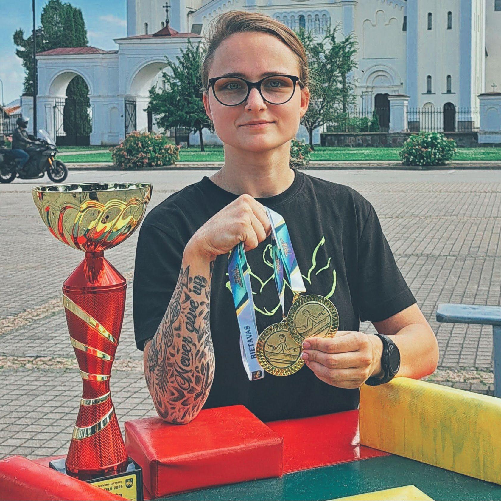 Šilutiškei rankų lenkikei – du aukso medaliai - Šilutės naujienos